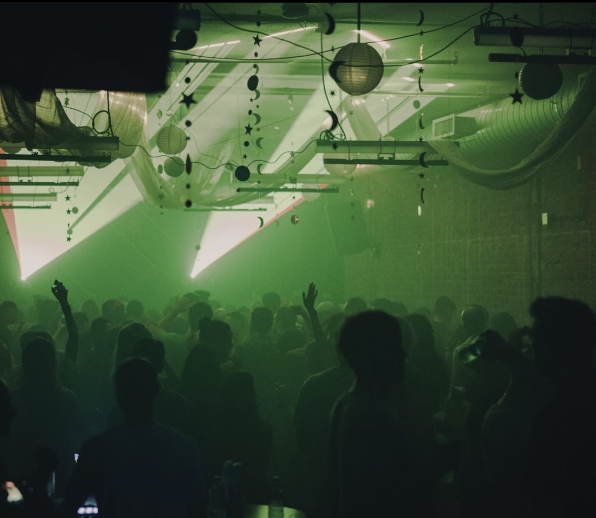 Planification d'une Rave Party : Guide Pratique et Erreurs à Éviter ...